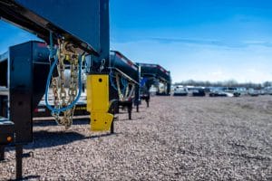 Gooseneck vs. 5th Wheel: What is the Difference? - Millennium Trailers